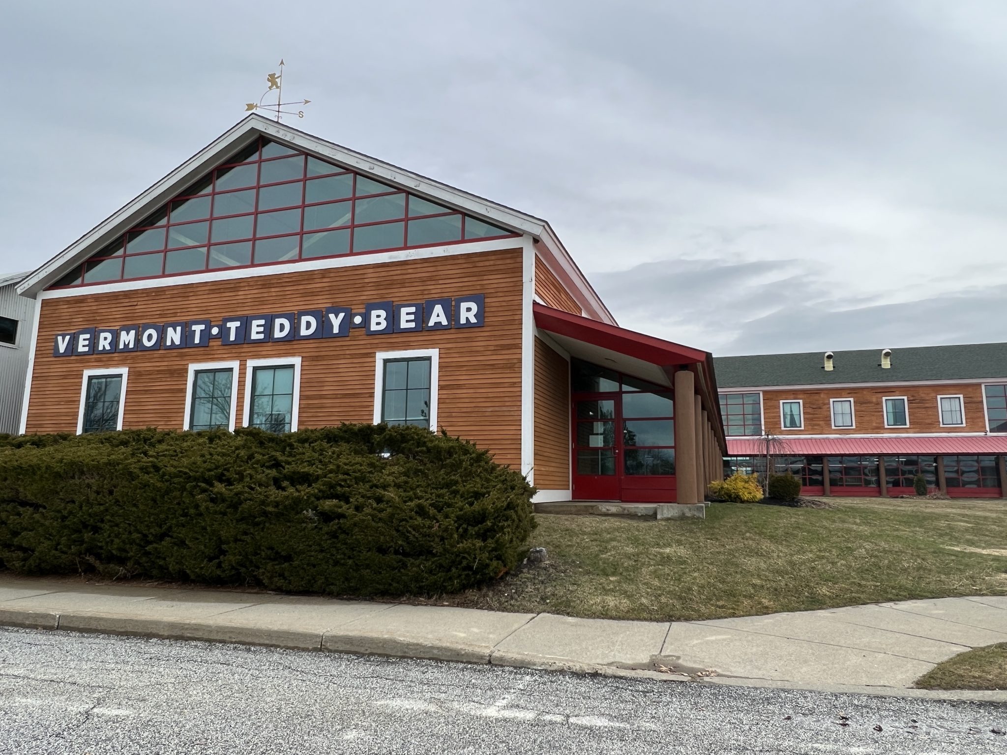 10 Things to Do at the Vermont Teddy Bear Factory in Shelburne, Vermont ...