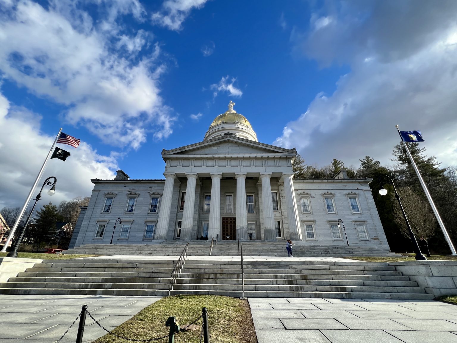 Playing “I Spy” at the Vermont State Capitol - Coast2CoastWithKids