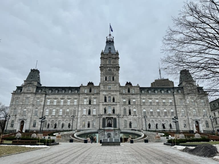 Touring the Assemblée Nationale du Québec in Québec City ...